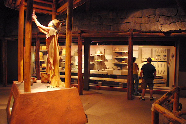 Museum of the Cherokee, Qualla Arts